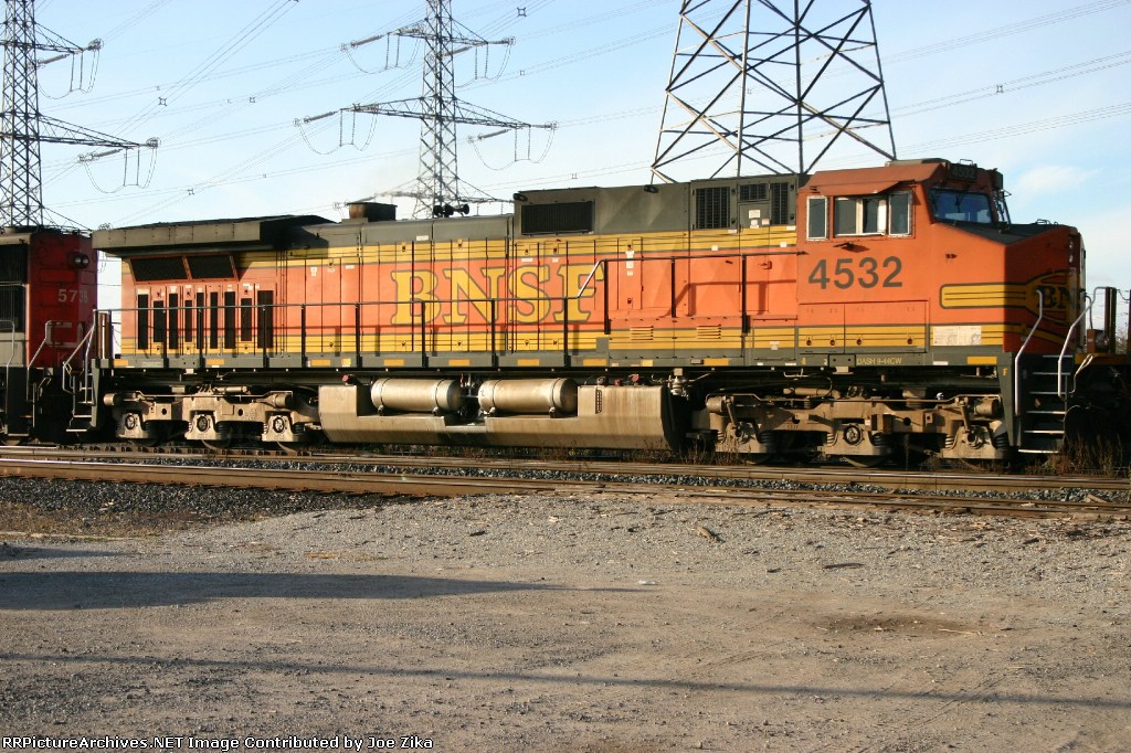 BNSF 4532 9-44CW